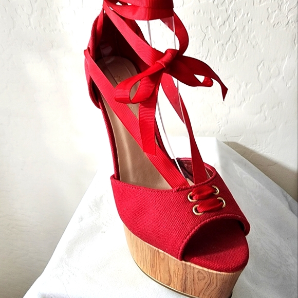 SHOEDAZZLE FOSTINIA | Shoes | Shoedazzle Fostina Platforms | Poshmark